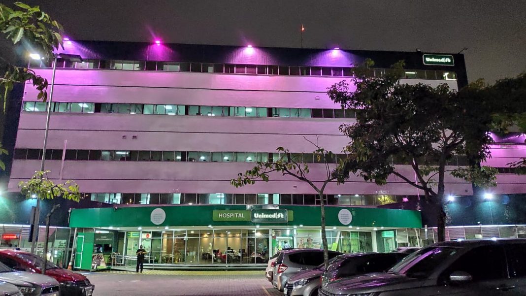 Unidades da Unimed Vitória aderem ao Outubro Rosa