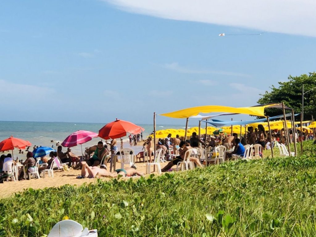 Fim de semana na Serra com torneios de altinha, beach soccer e caratê beach